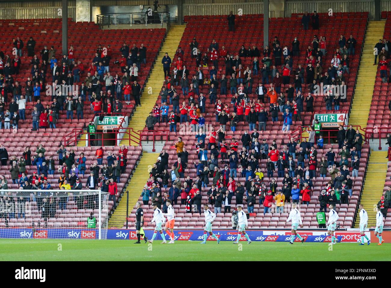 Team walk out hi-res stock photography and images - Alamy