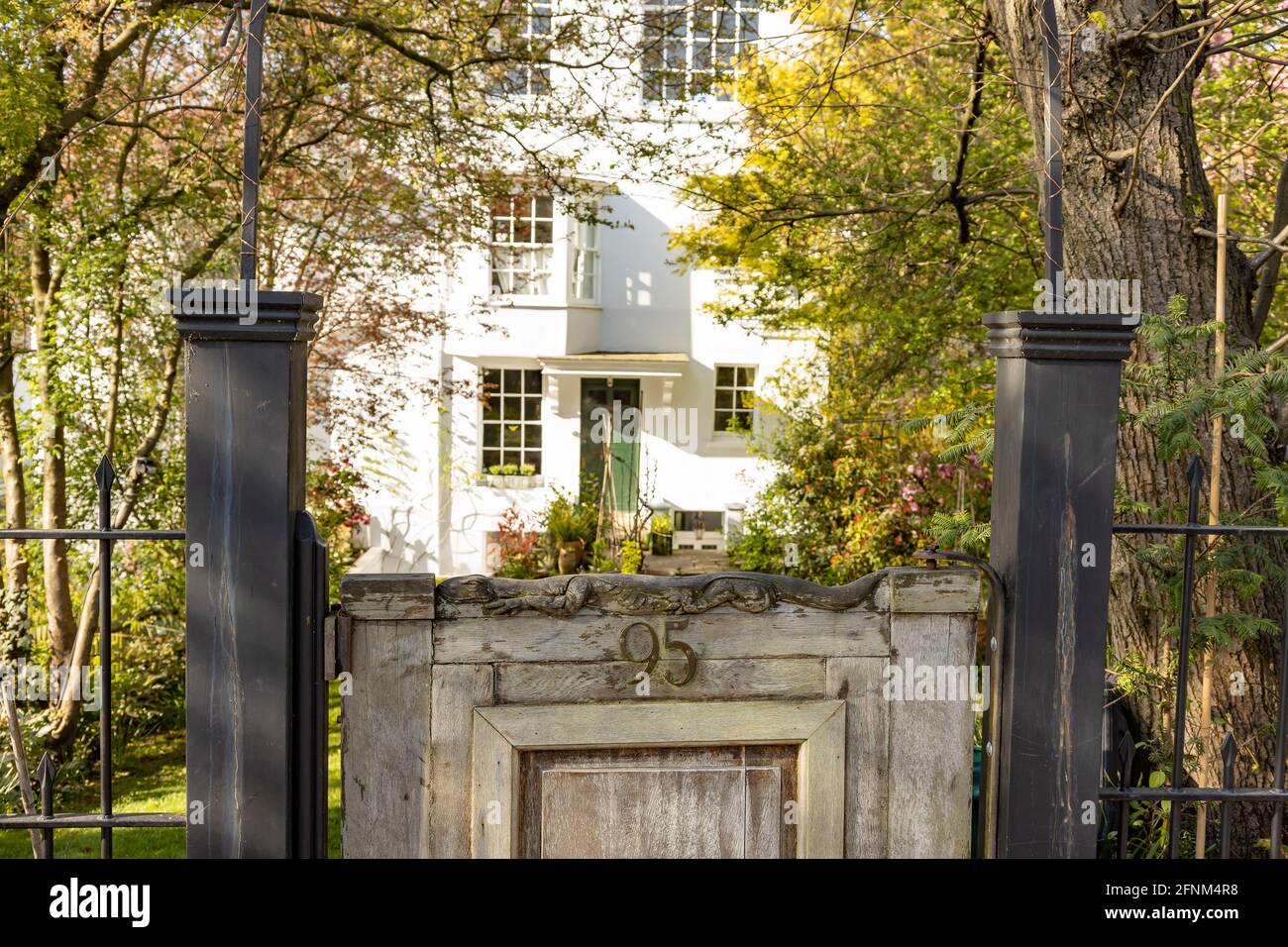 Highgate mens bathing pond hi-res stock photography and images - Alamy