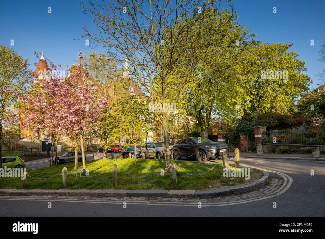 Hampstead high street hi-res stock photography and images - Alamy