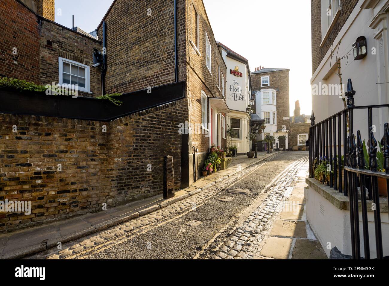 Hampstead pond men's hi-res stock photography and images - Alamy