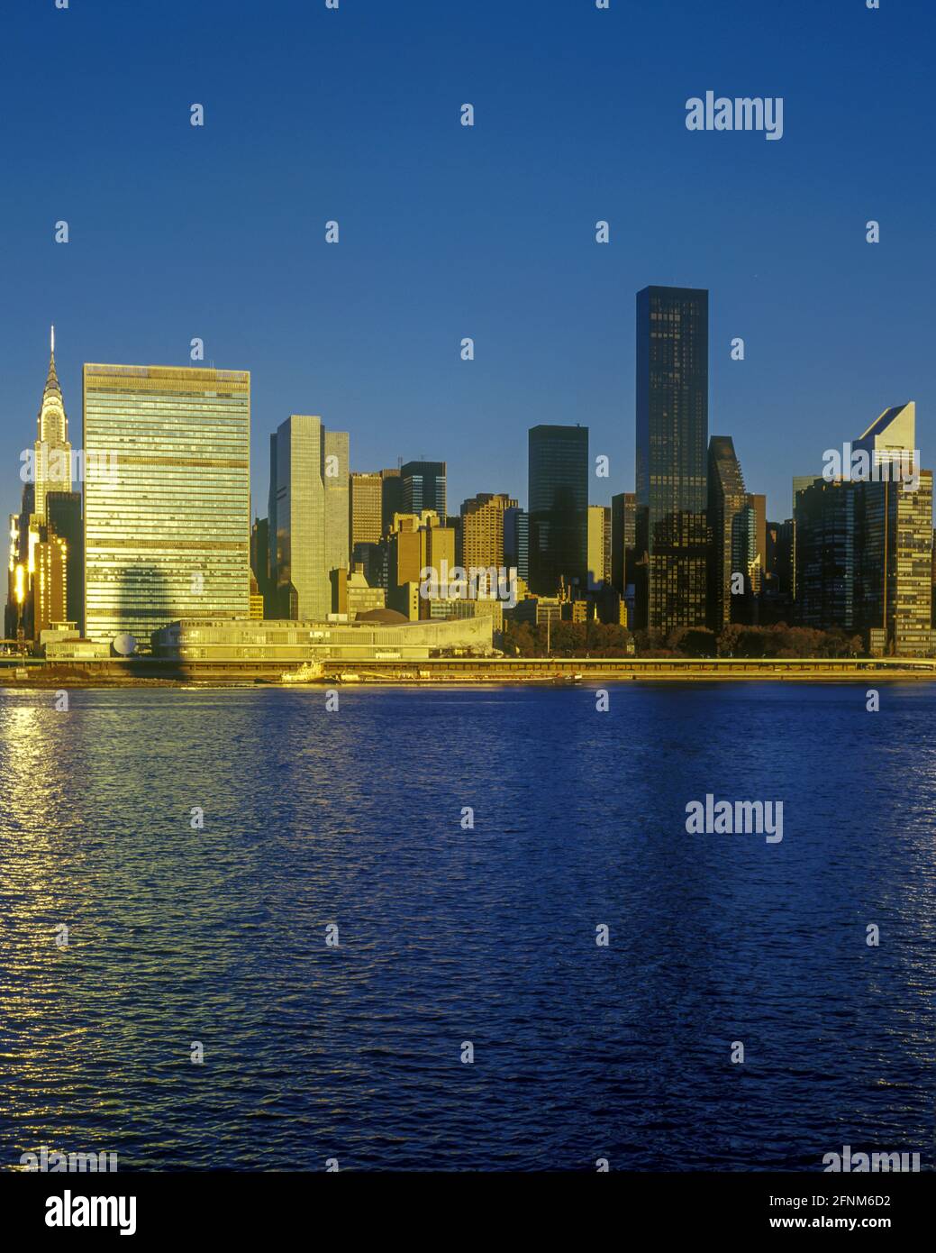 2004 HISTORICAL UNITED NATIONS BUILDING (©OSCAR NIEMEYER 1952)MIDTOWN ...