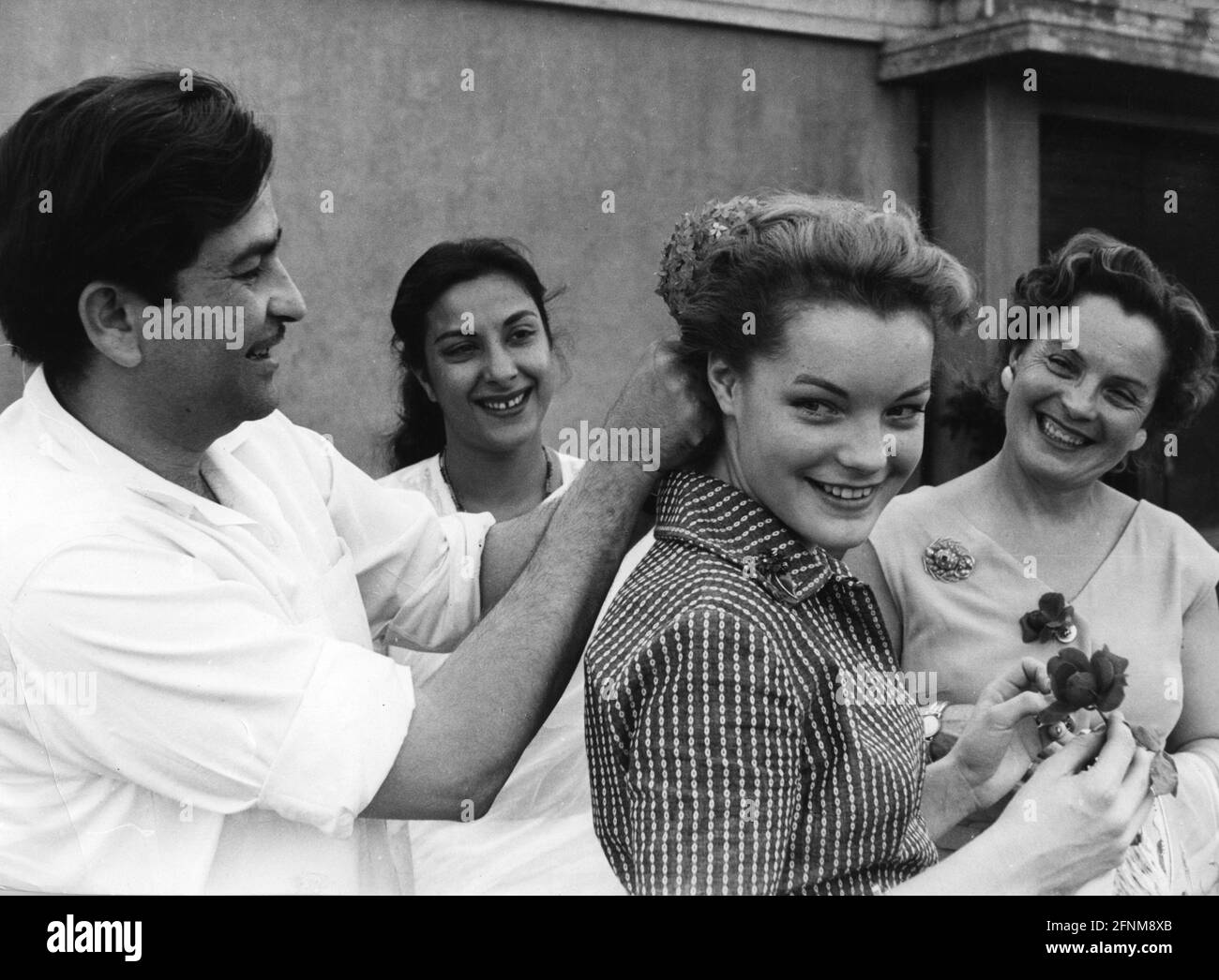 Schneider, Romy, 23.9.1938 - 29.5.1982, German actress, half length ...