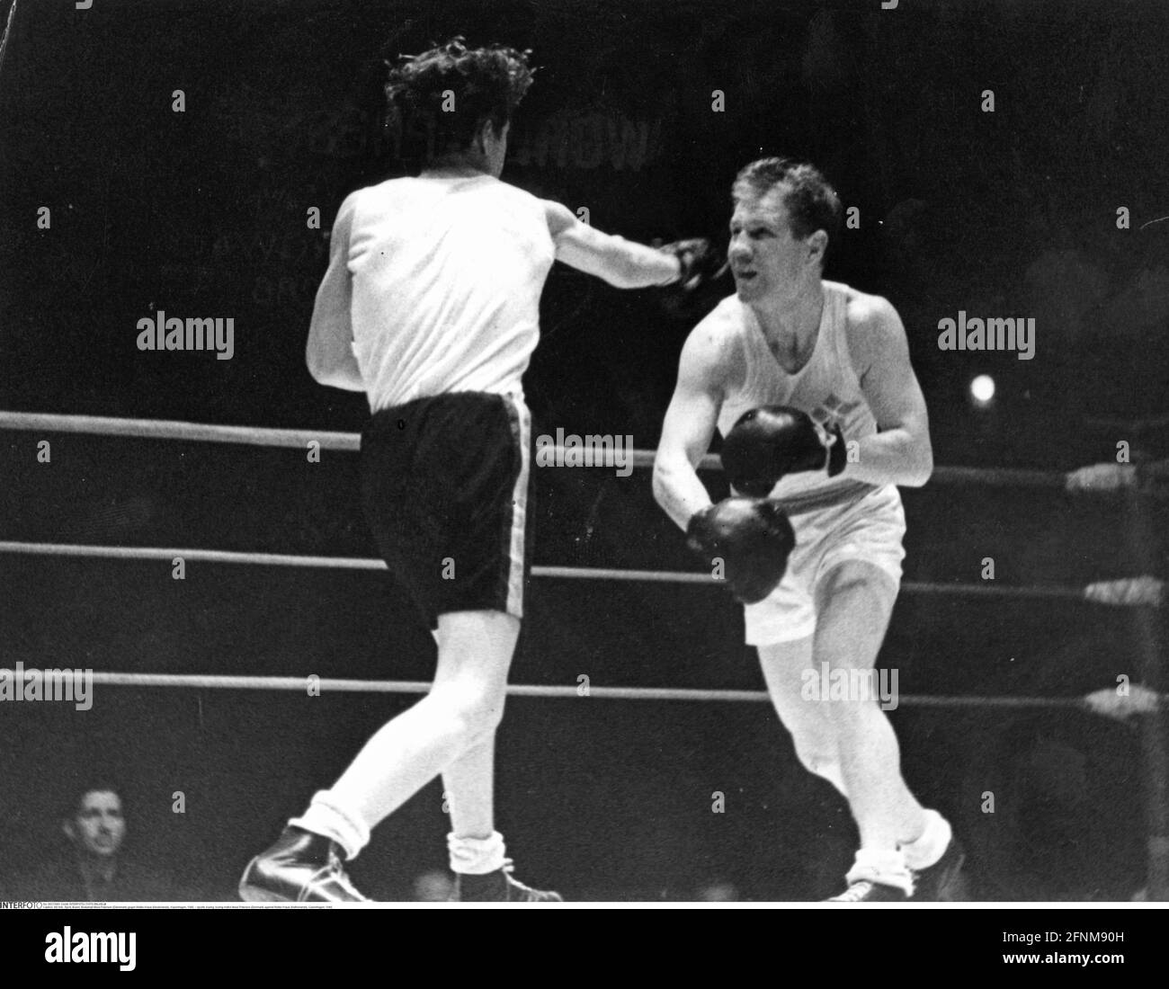 Middleweight boxing Black and White Stock Photos & Images - Alamy