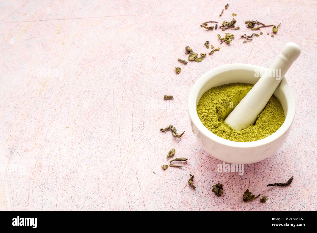 Raw henna powder natural hi-res stock photography and images - Alamy