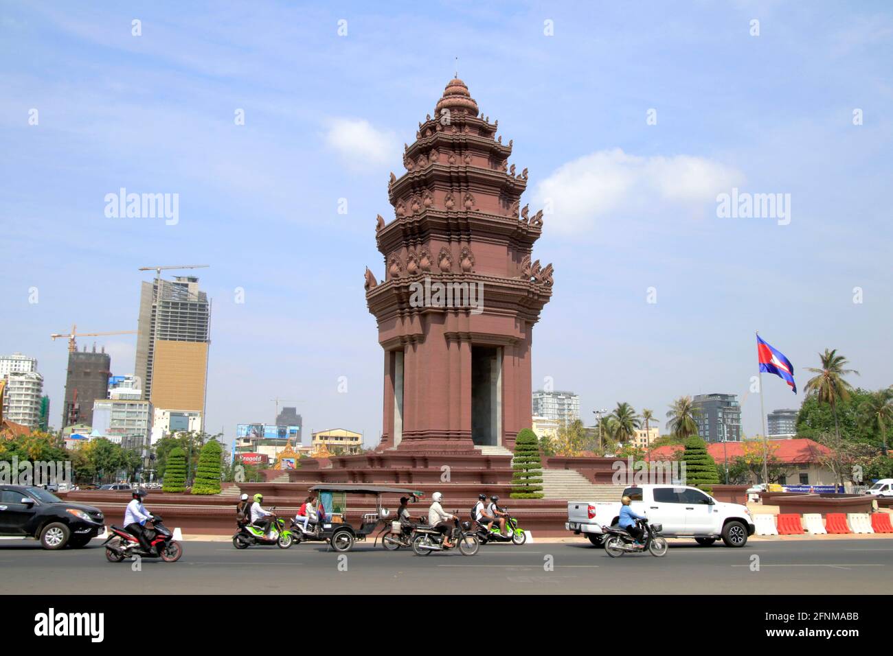 Independence monument cambodia hi-res stock photography and images - Alamy