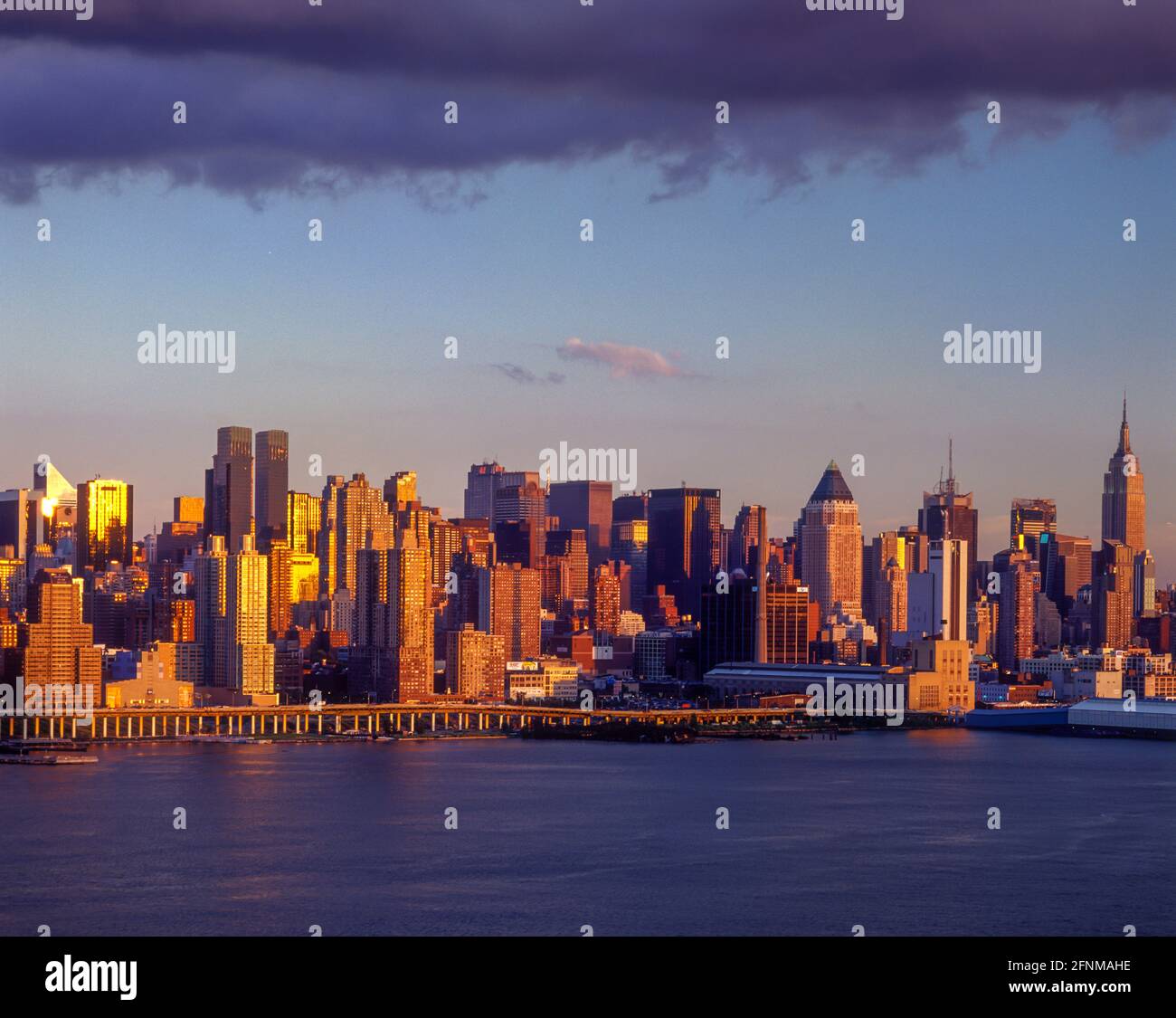 2004 HISTORICAL MIDTOWN SKYLINE HUDSON RIVER MANHATTAN NEW YORK CITY ...