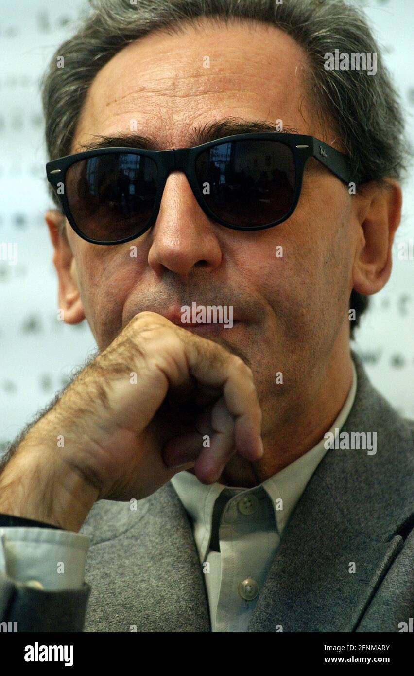 October 2002 High Resolution Stock Photography and Images - Alamy