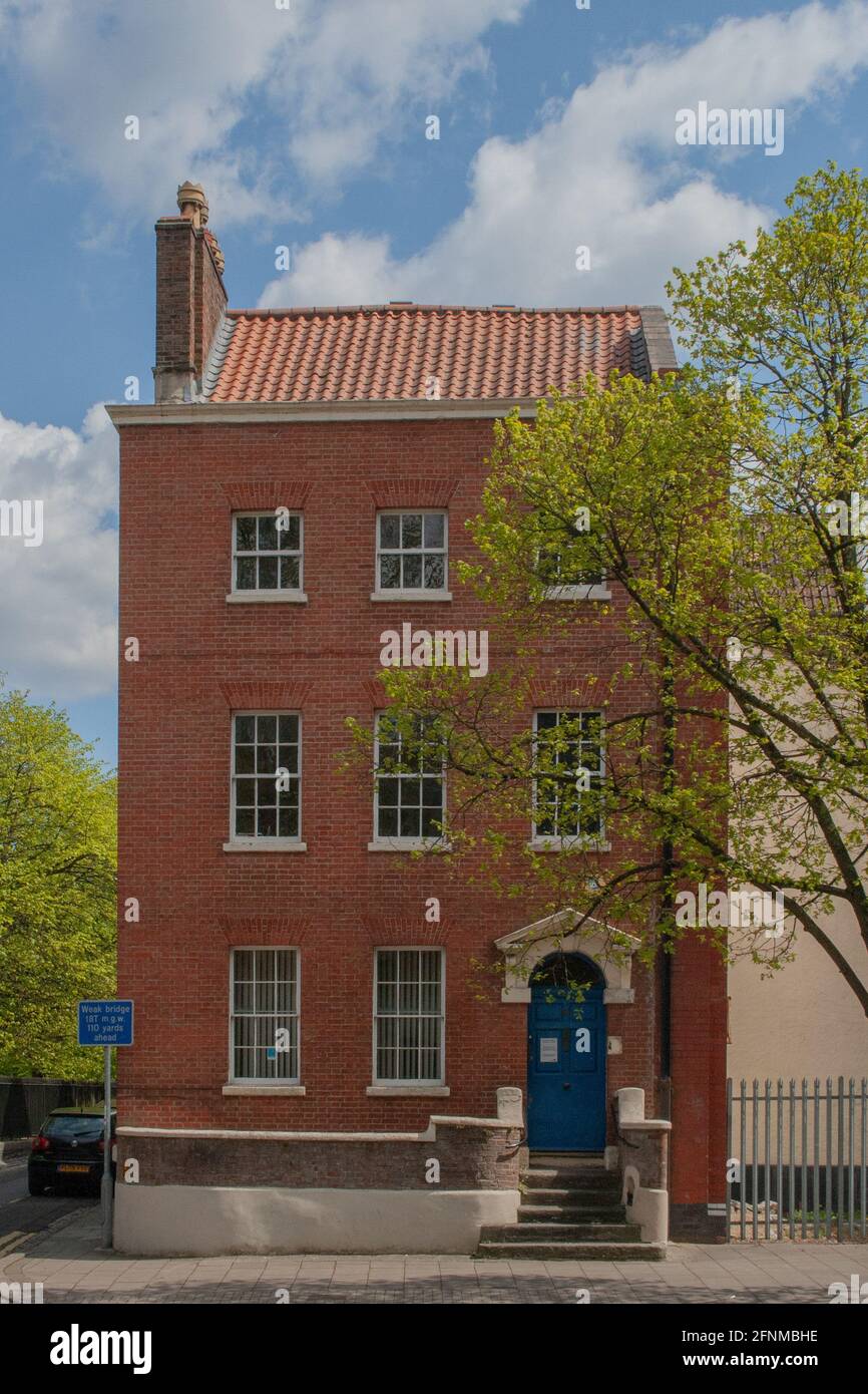 Minimalist house trees hi-res stock photography and images - Alamy