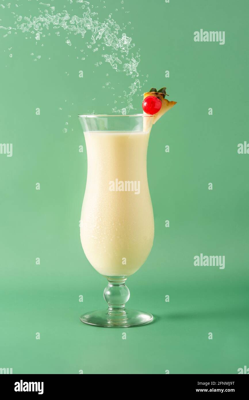 Pineapple juice splash hi-res stock photography and images - Alamy