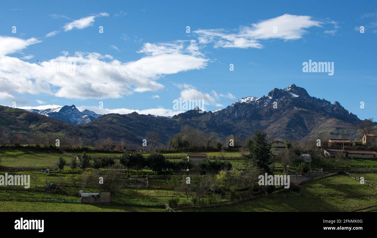 Parque natural de redes asturias hi-res stock photography and images ...