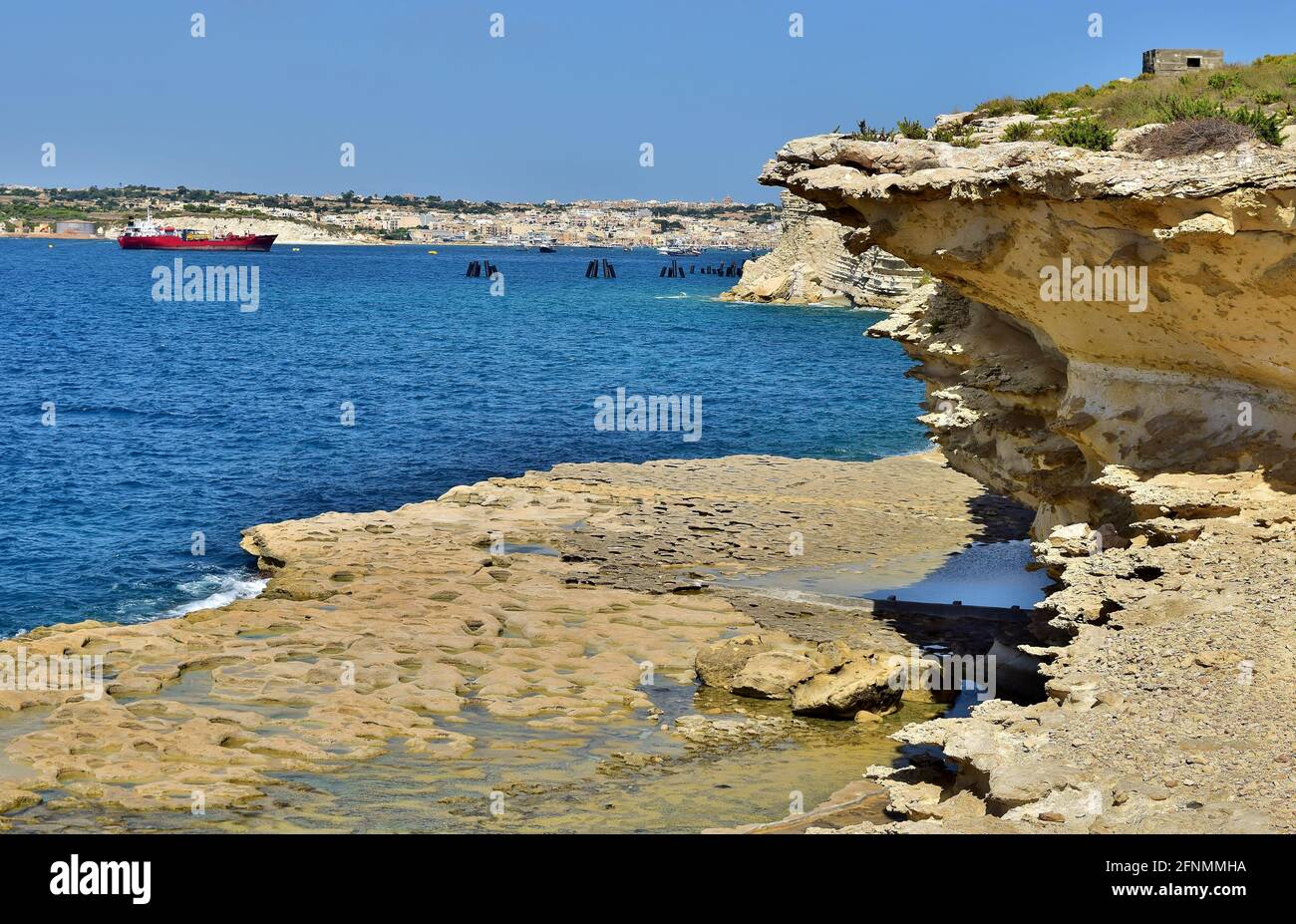 Malta stone beach low sun hi-res stock photography and images - Alamy