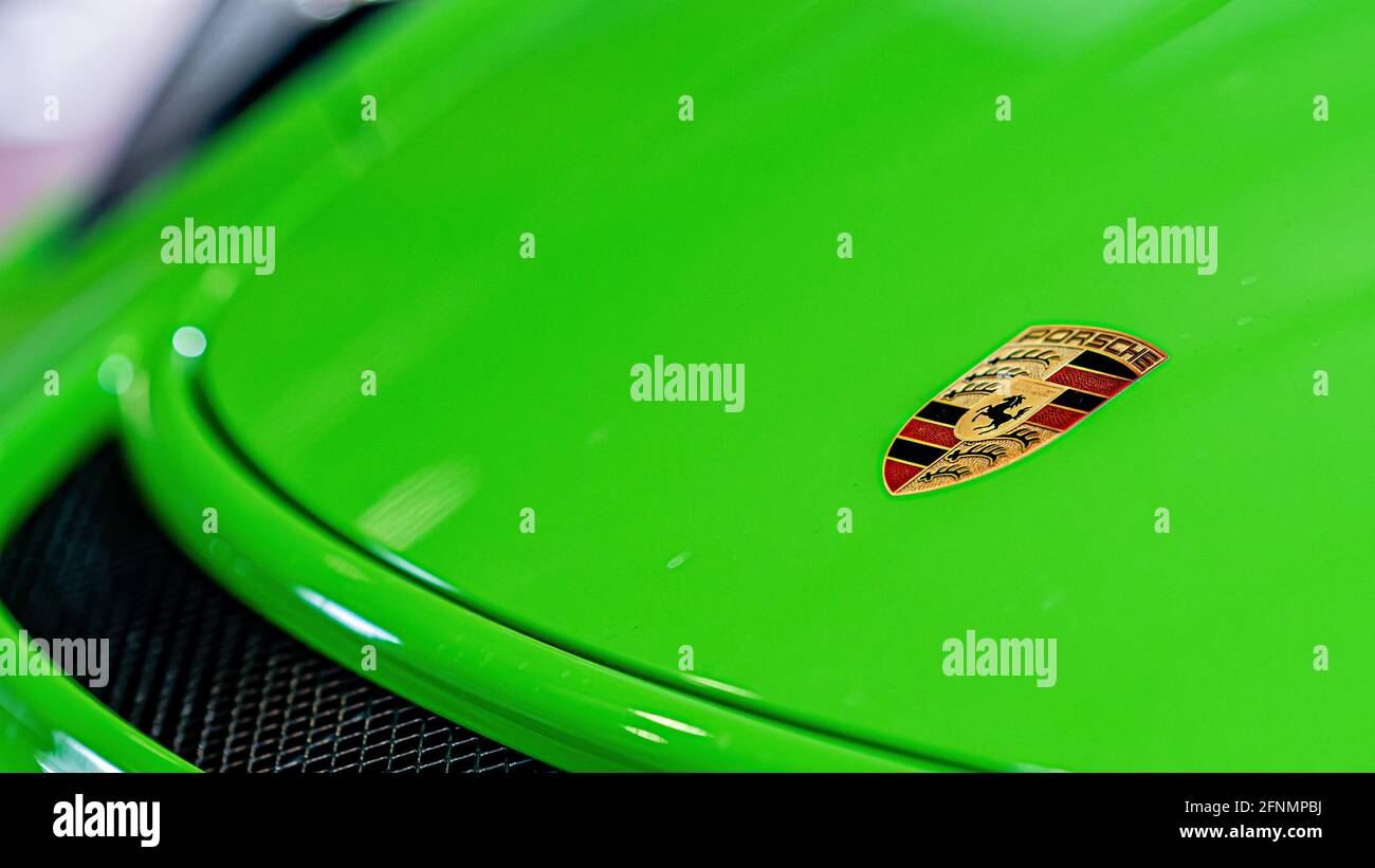 Porsche company logo on porsche car hi-res stock photography and images ...