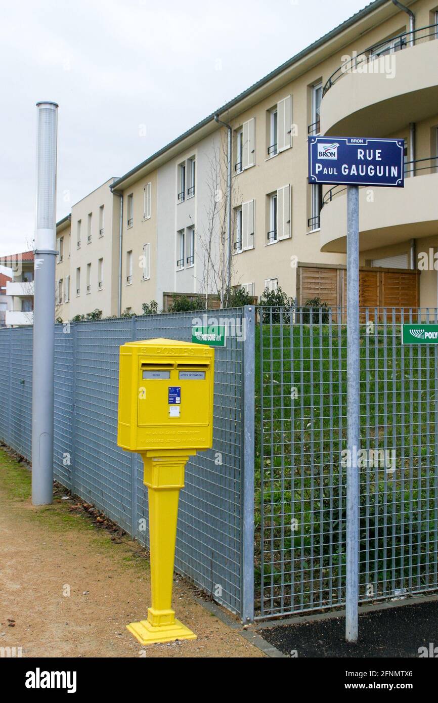 Poste de distribution hi-res stock photography and images - Alamy
