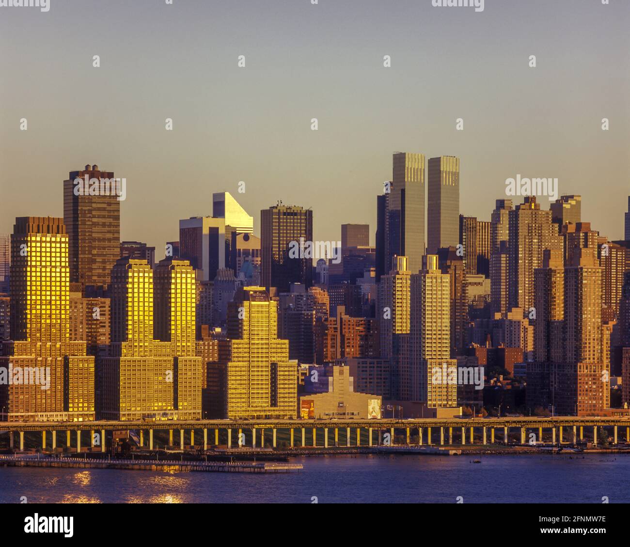 2004 HISTORICAL MIDTOWN SKYLINE HUDSON RIVER MANHATTAN NEW YORK CITY ...