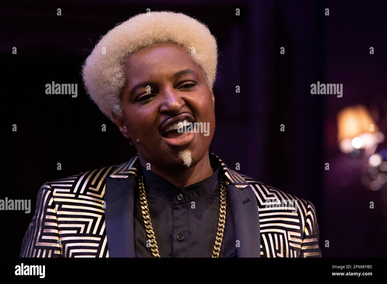 Death drop hi-res stock photography and images - Alamy