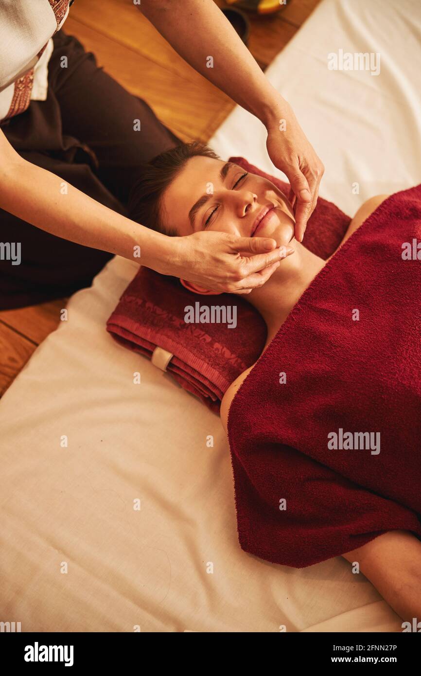 Spa worker hi-res stock photography and images - Alamy