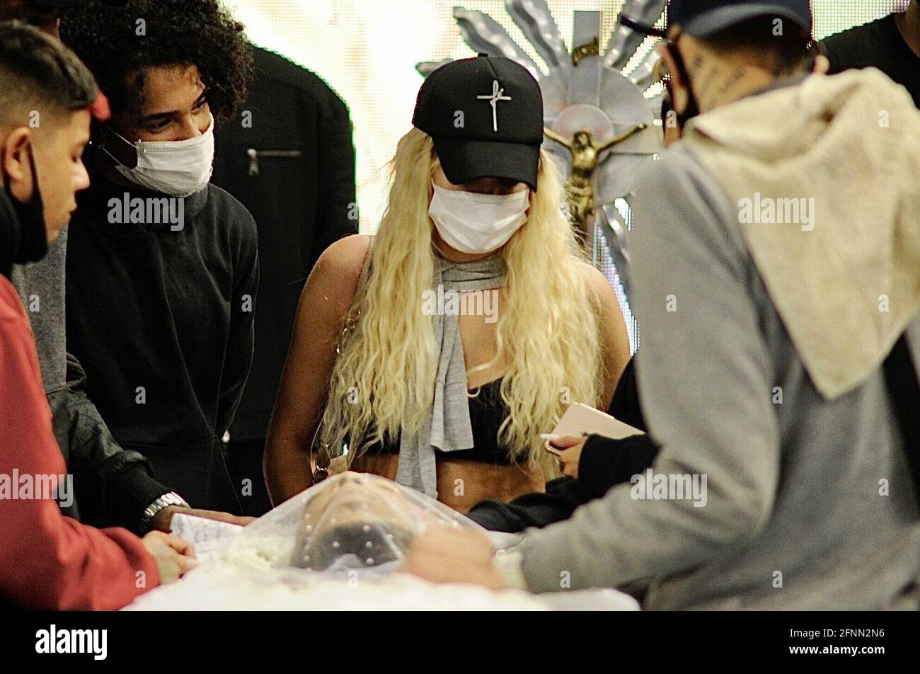 Sao Paulo, Sao Paulo, Brasil. 18th May, 2021. (INT) Funeral of late ...