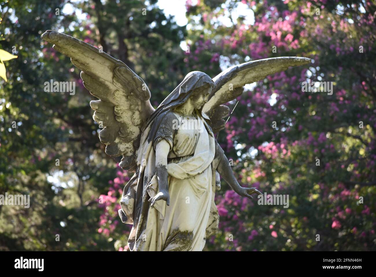Life size angel in a cemetery in Terrell Texas Stock Photo - Alamy