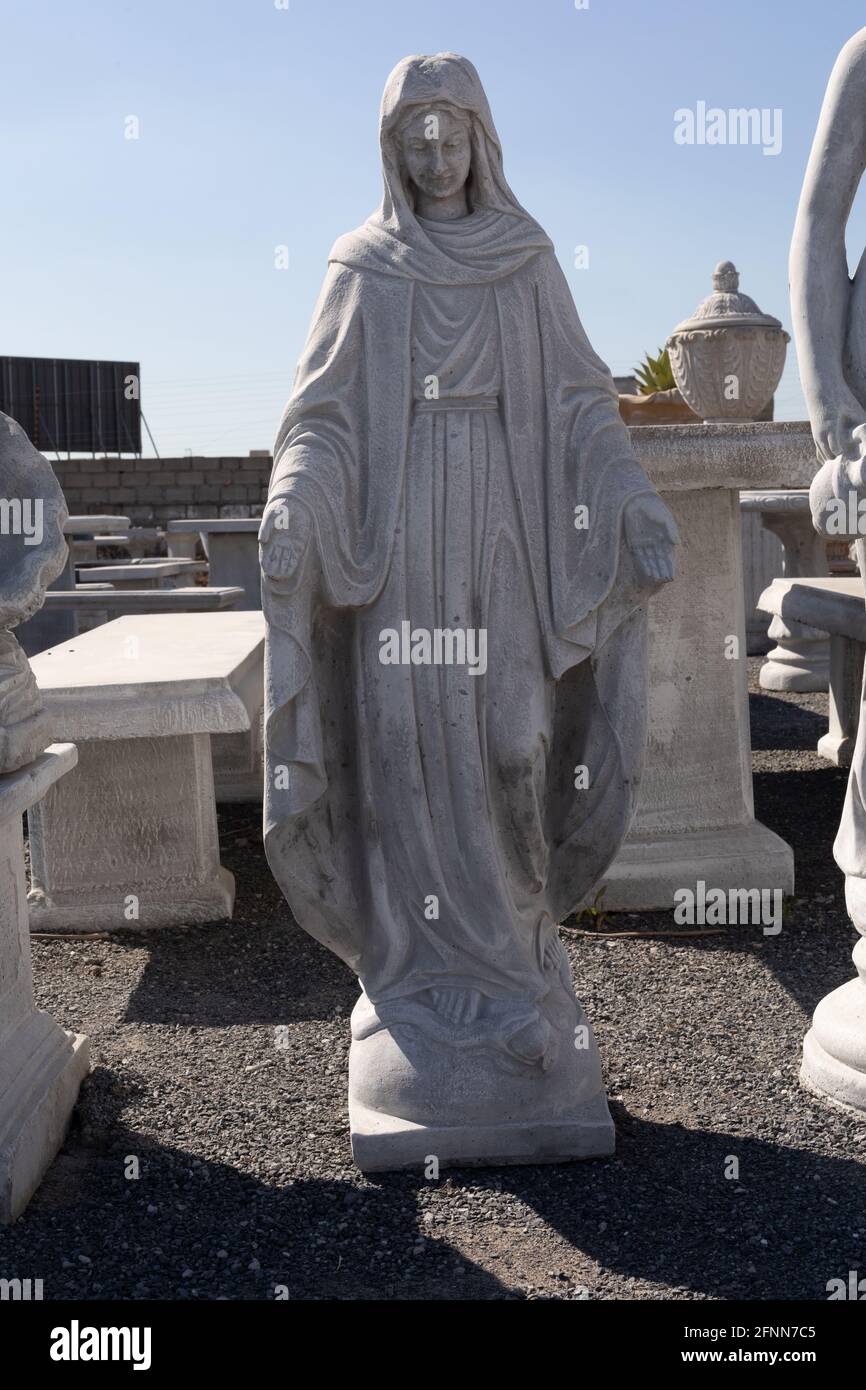 Ancient virgin mary sculpture hi-res stock photography and images - Alamy