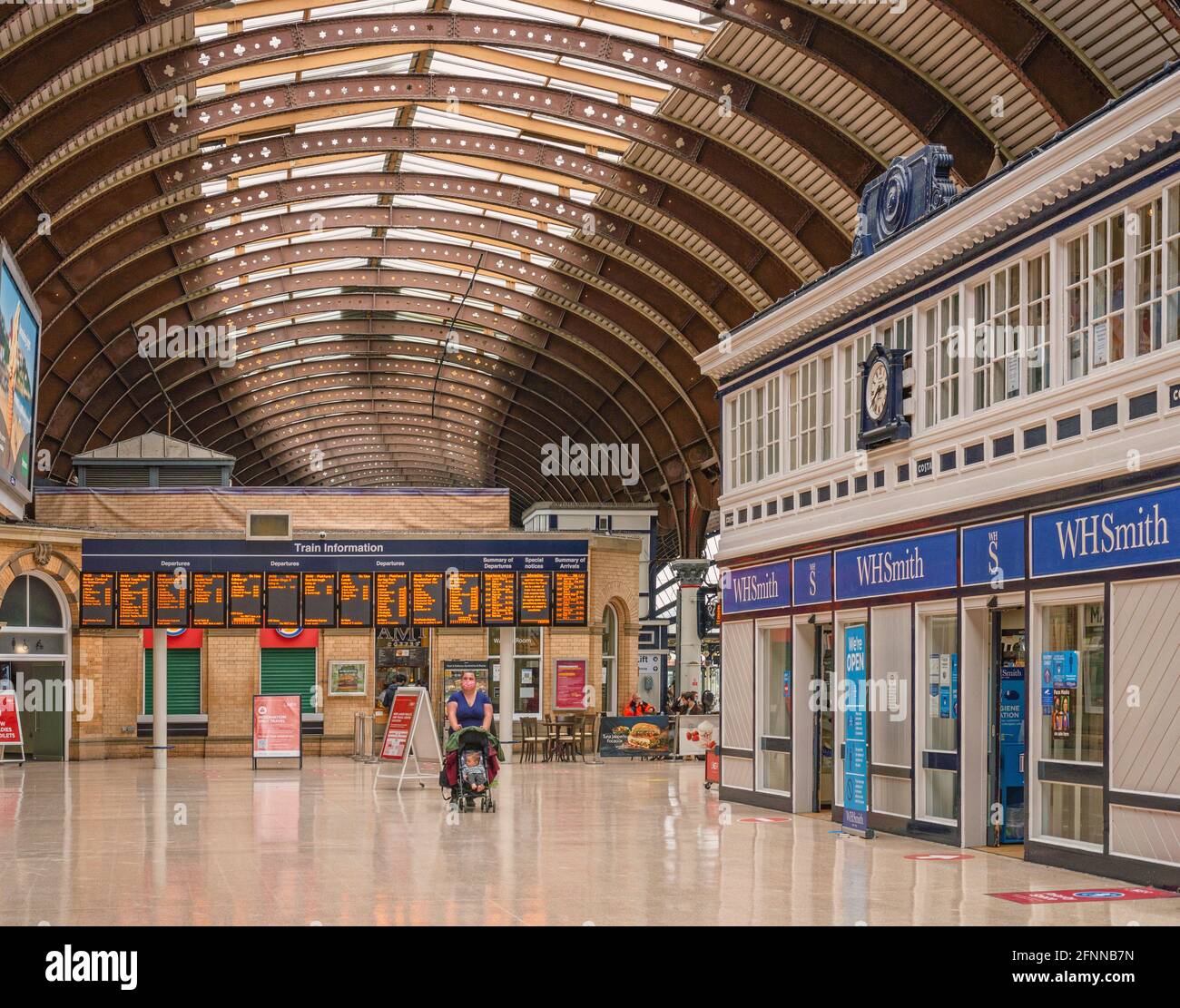 Empty train station building lone hi-res stock photography and images ...