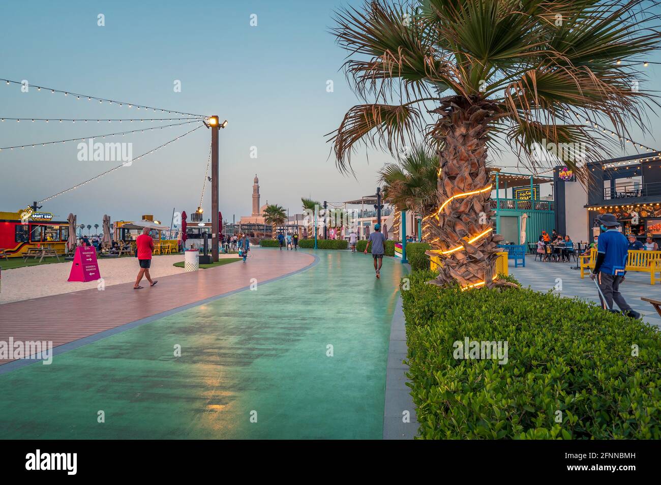 Walking track dubai hi-res stock photography and images - Alamy