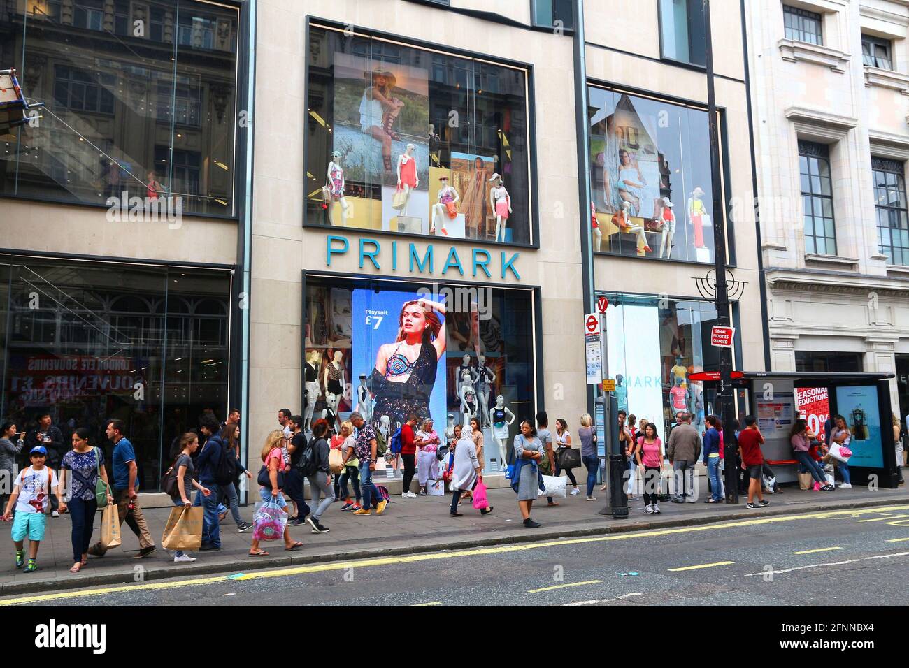 Primark oxford street hi-res stock photography and images - Alamy