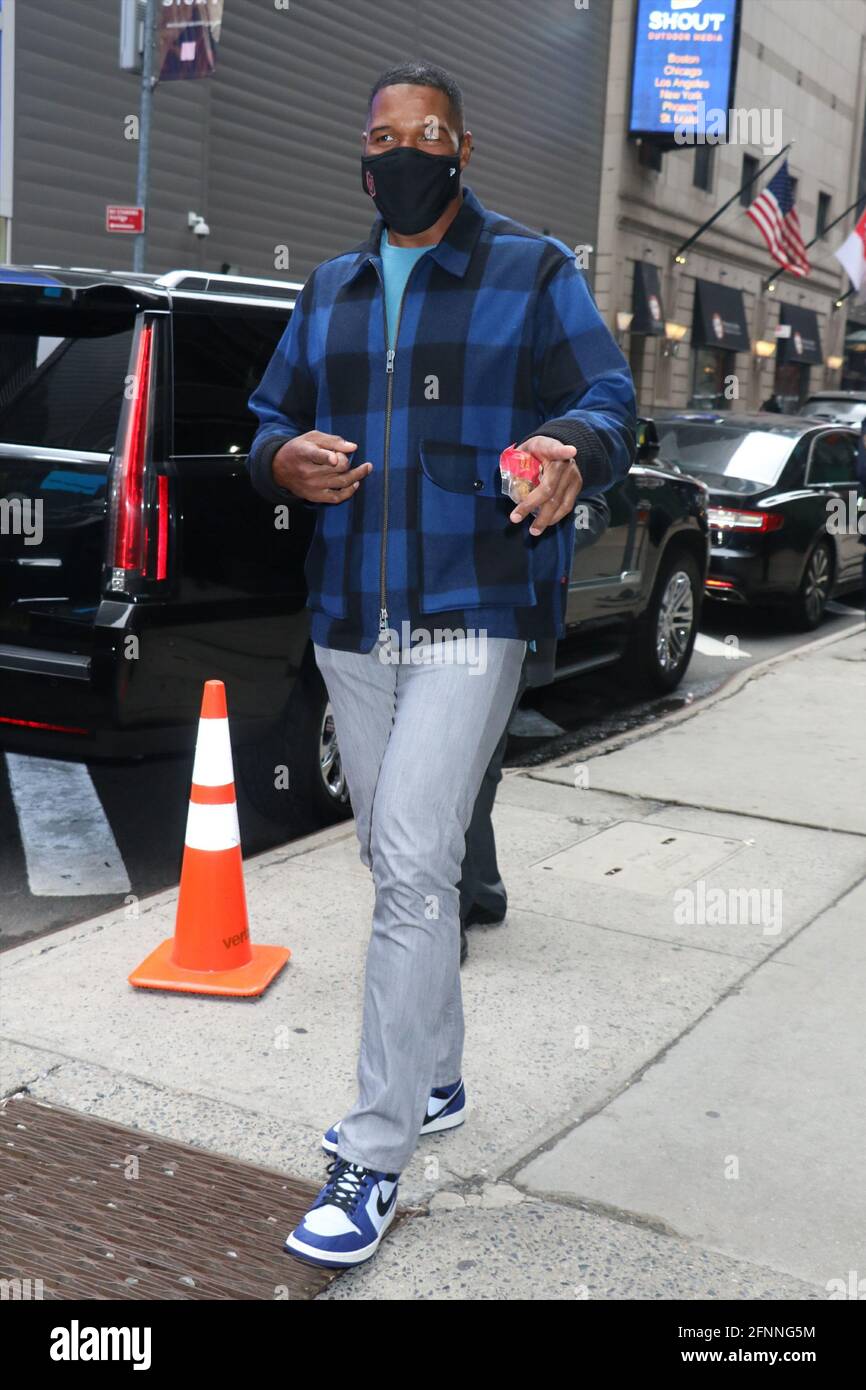 New York - NY - 20210429 Robin RobertsMichael Strahan and George ...