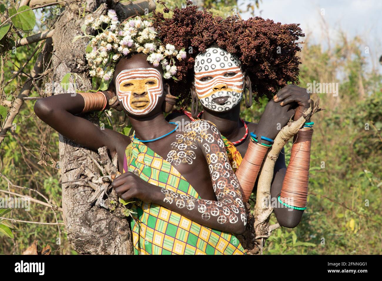 Suri tribe hi-res stock photography and images - Alamy