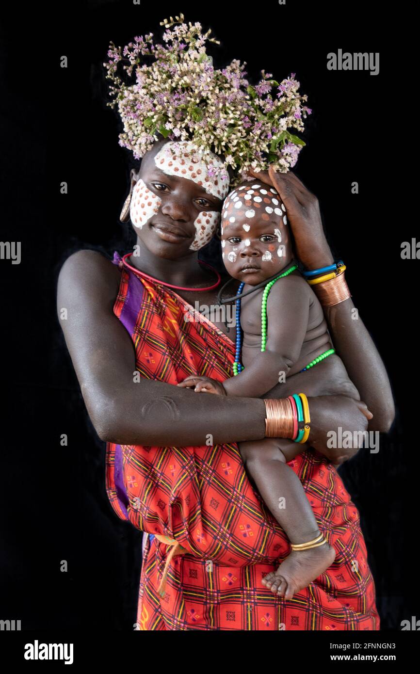Suri tribe hi-res stock photography and images - Alamy