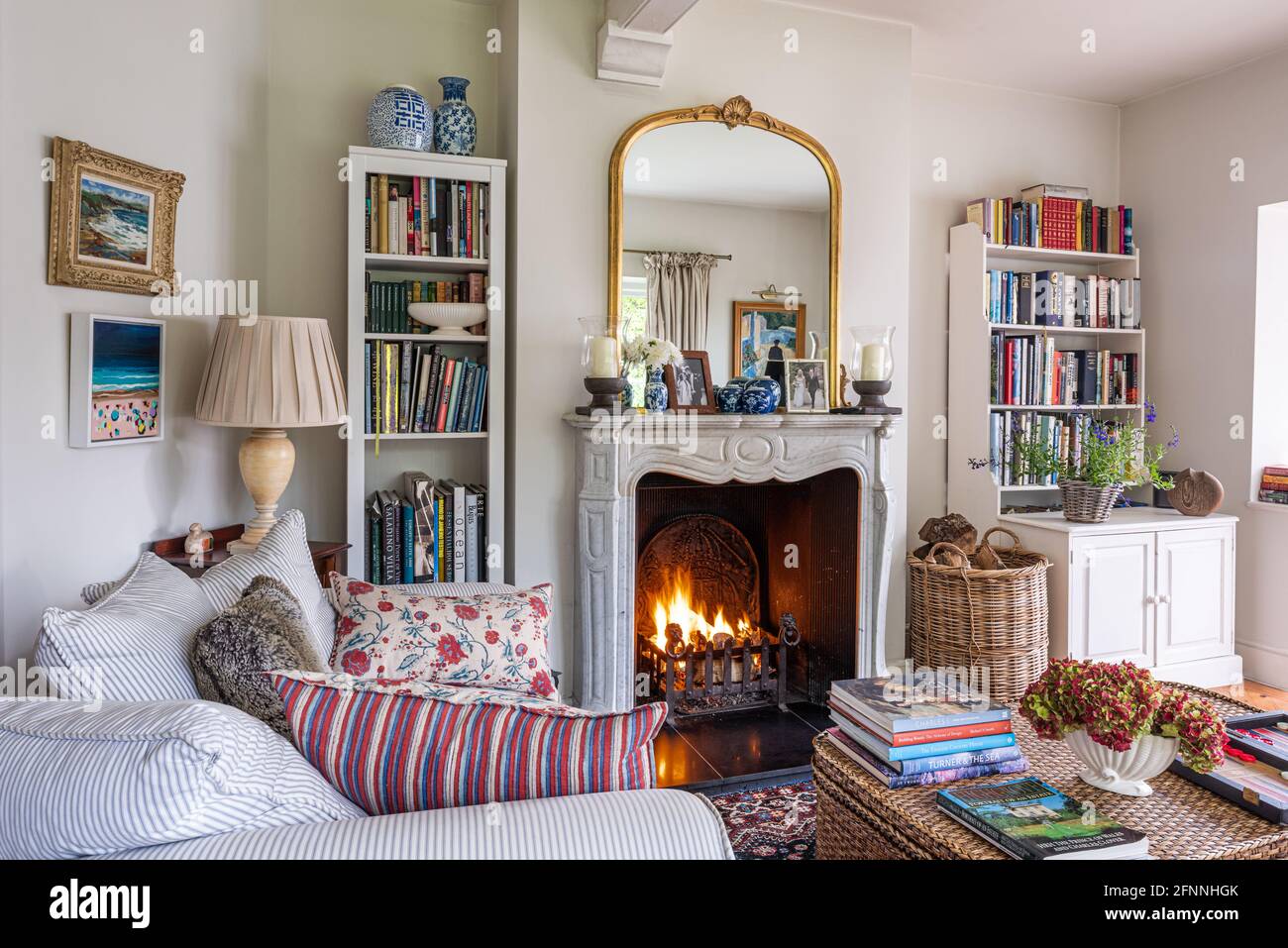 Gilt book hi-res stock photography and images - Alamy