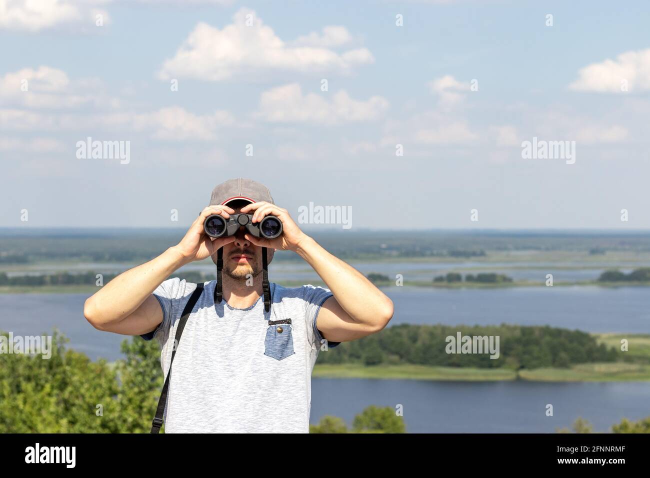 Man looking at scenery hi-res stock photography and images - Alamy