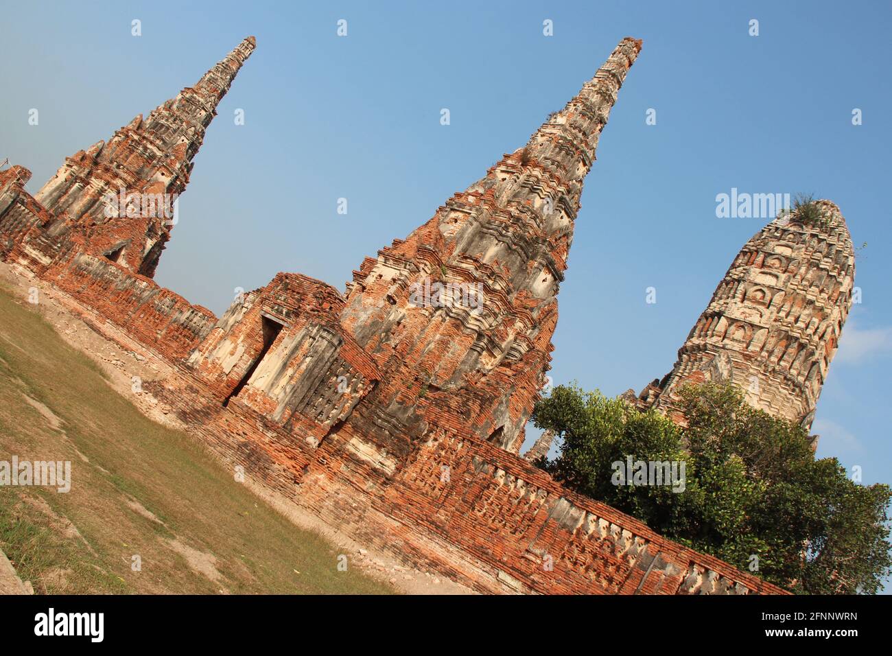 ruined brick buddhist temple (wat chai watthanaram) in ayutthaya ...