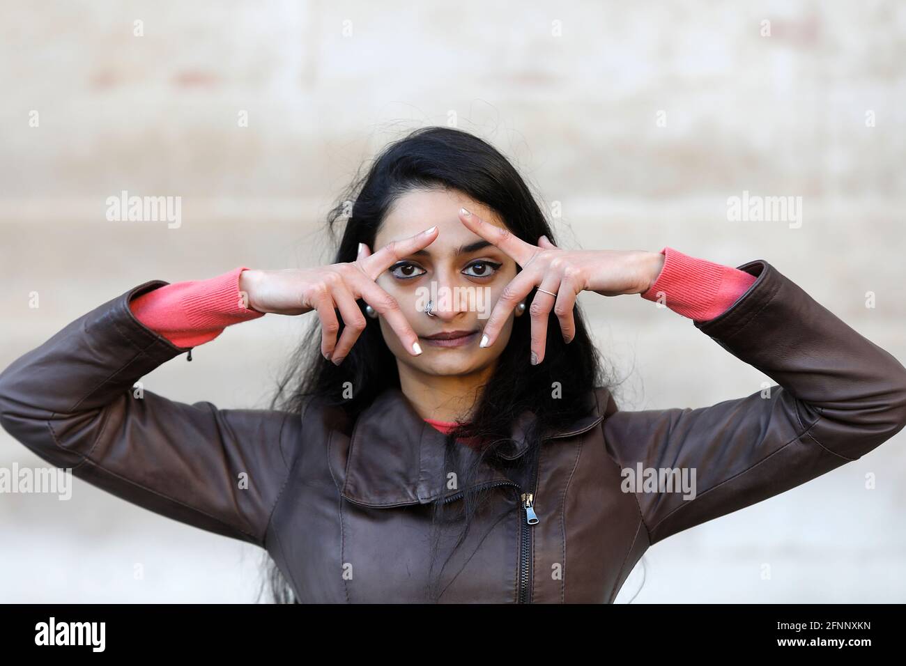 Indian dancer in Paris, France Stock Photo - Alamy