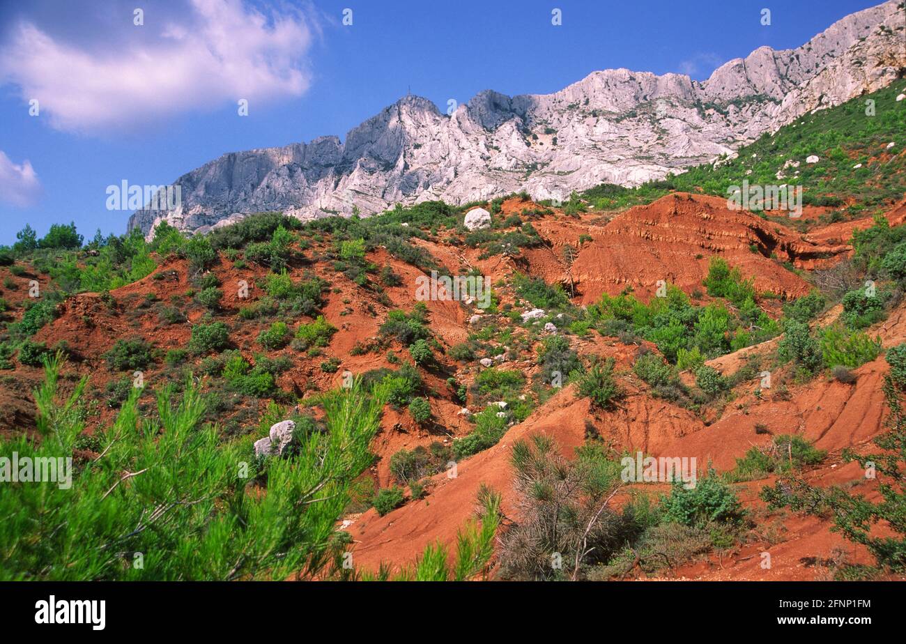 Aix en provence ste victoire mountain hi-res stock photography and ...