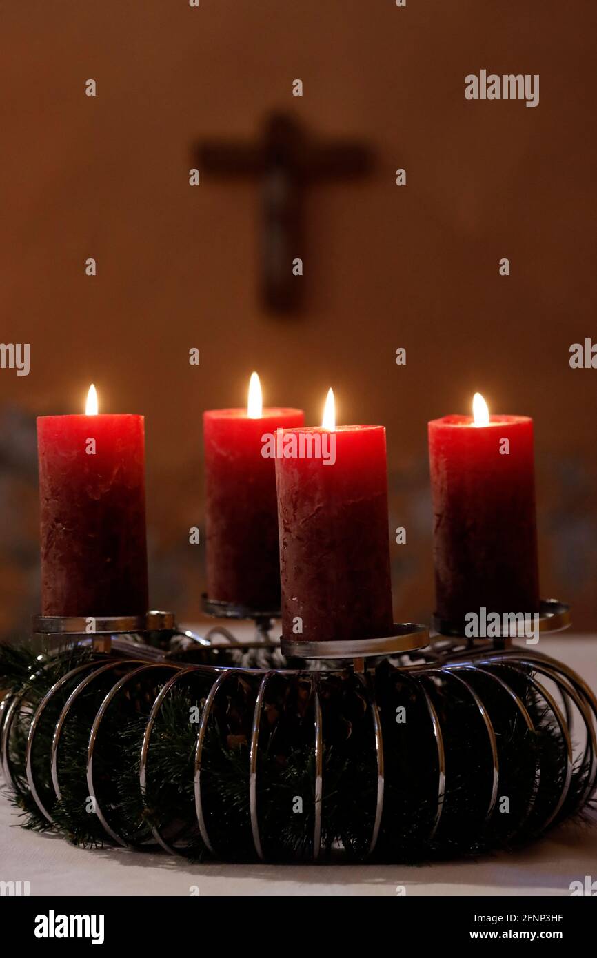 Advent cross hi-res stock photography and images - Alamy