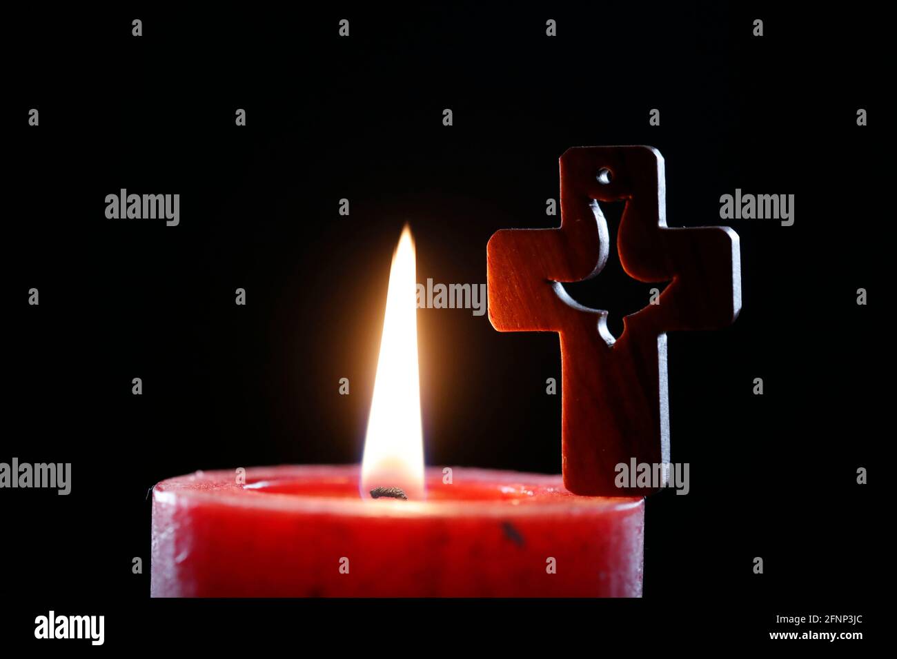 Advent cross hi-res stock photography and images - Alamy
