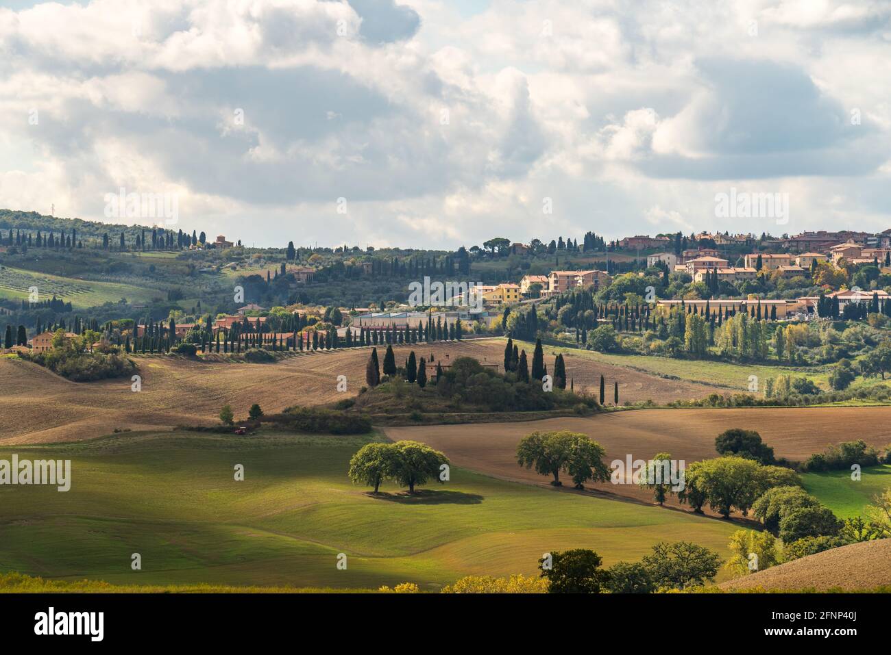The beautiful and wonderful colors of the autumn landscape of Tuscany ...