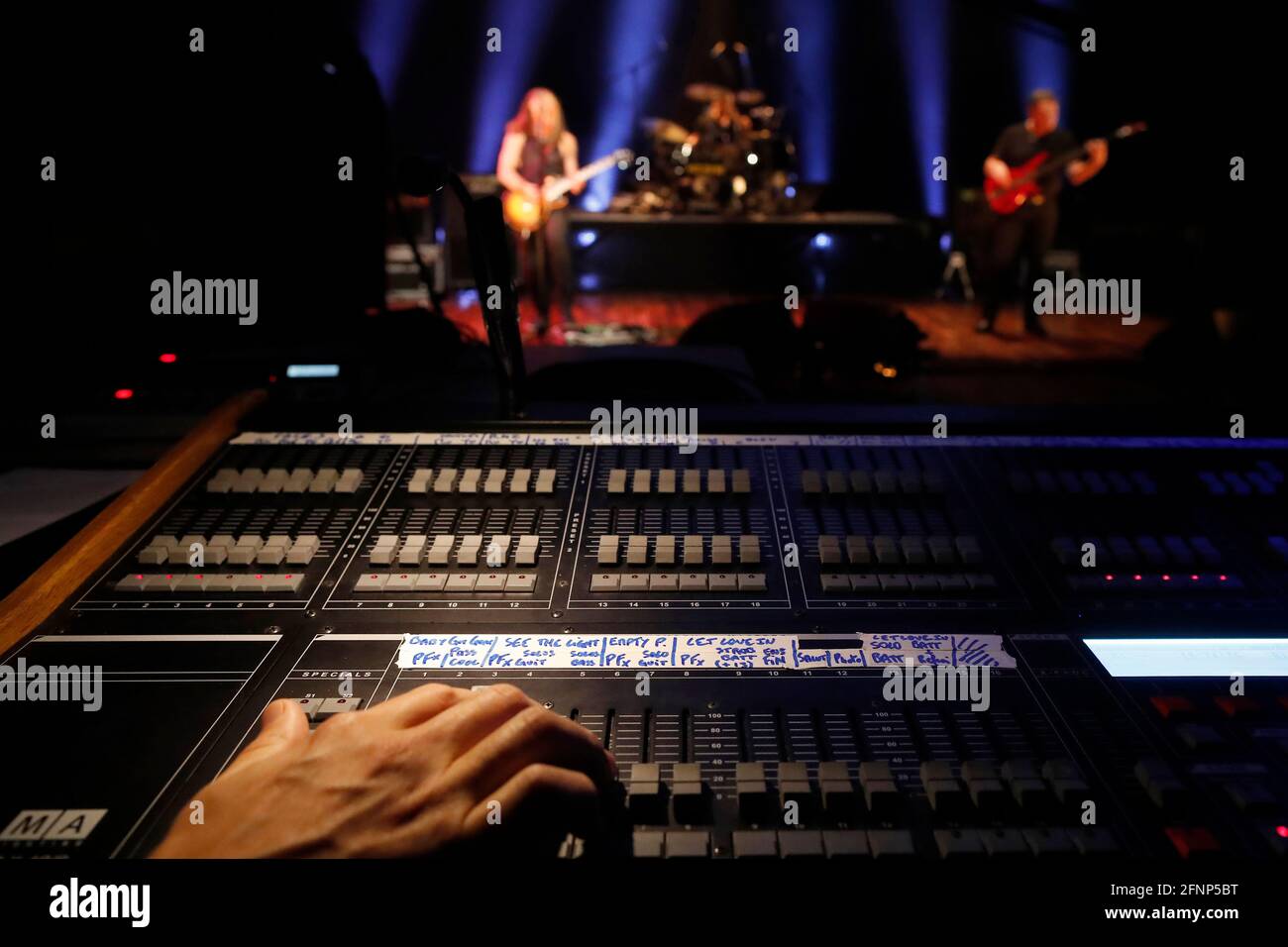 Rock numérique hi-res stock photography and images - Alamy