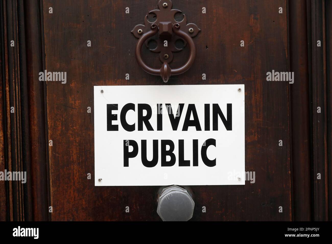 Public letter writer sign on a door. Cannes. France Stock Photo - Alamy
