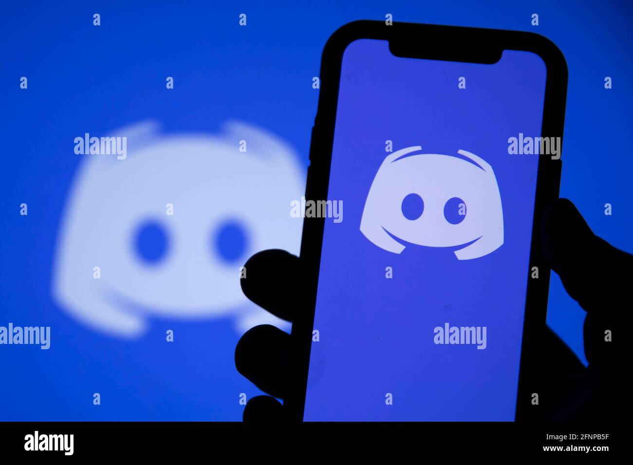 Discord social media hi-res stock photography and images - Alamy