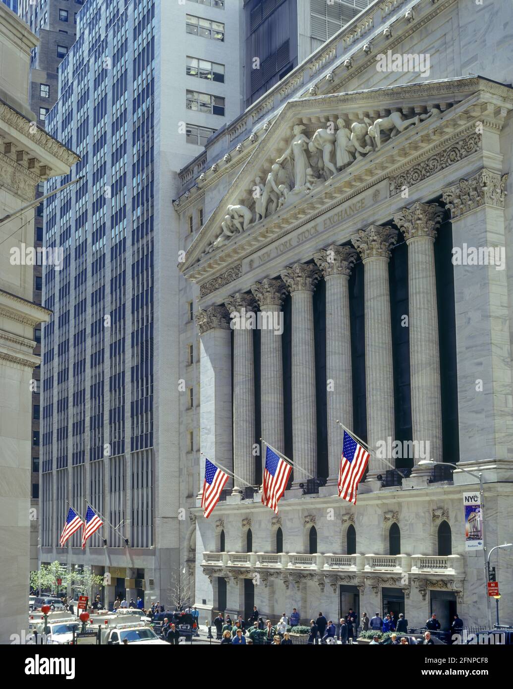 Manhattan early morning wall street hi-res stock photography and images ...