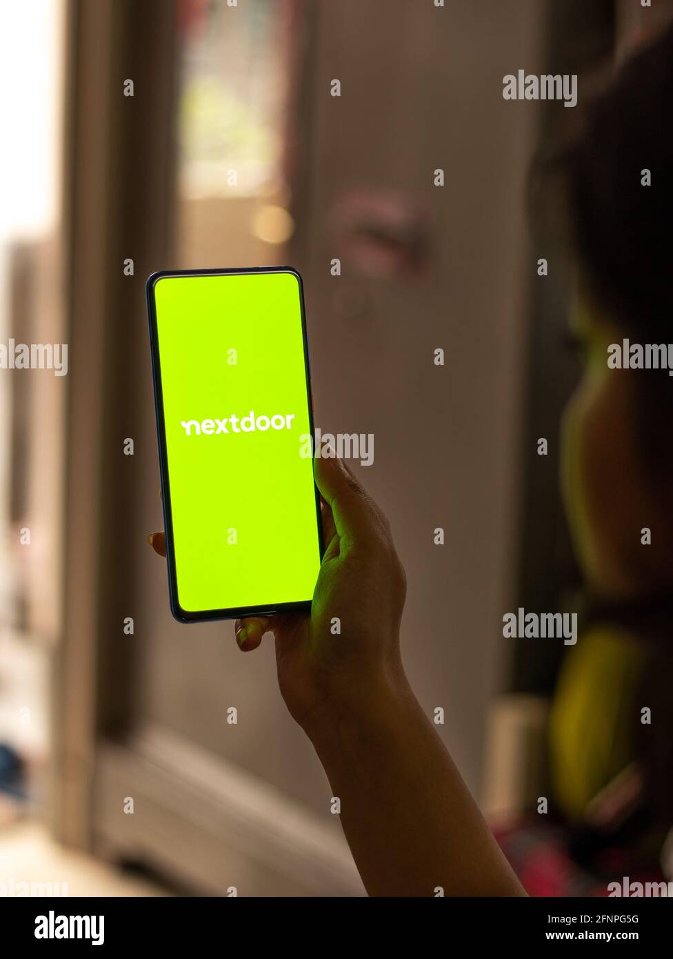 Nextdoor logo hi-res stock photography and images - Alamy