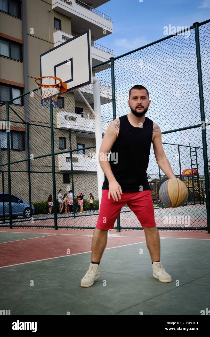 Basketball player man play hi-res stock photography and images - Alamy