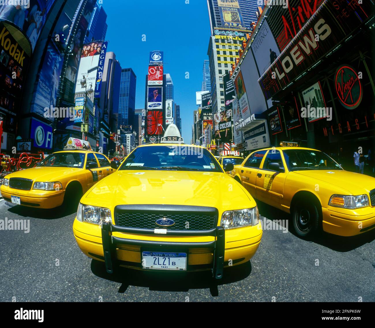 2005 HISTORICAL YELLOW TAXI CABS (©FORD MOTOR CO 2000) TIMES SQUARE ...