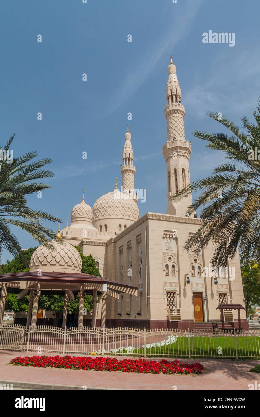 Dubai mosque uae architecture hi-res stock photography and images - Alamy