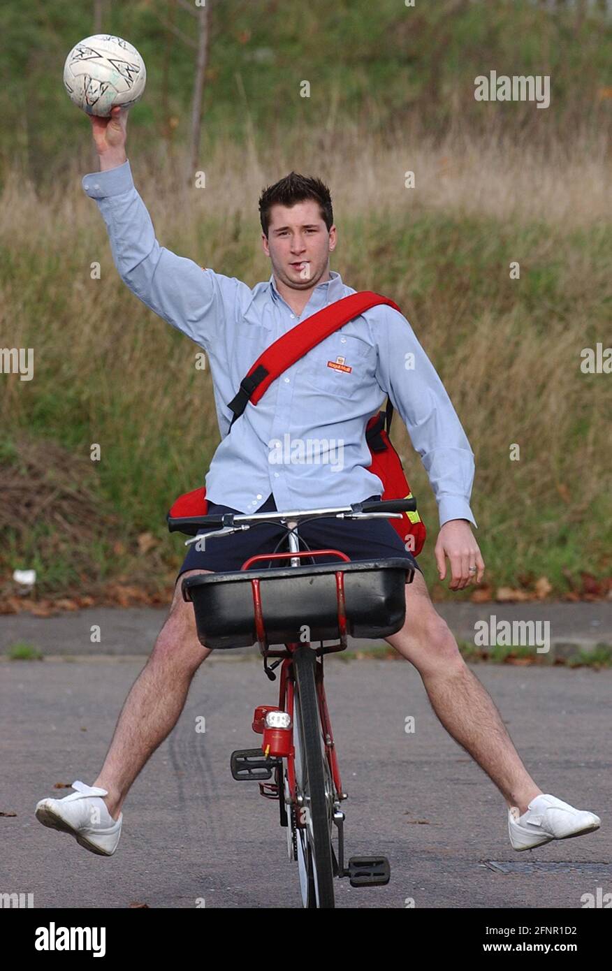 SLOUGH TOWN'S POSTMAN STRIKER IAN HODGES GETS READY FOR PAUL MERSON OF WALSALL IN THE FA CUP ...
