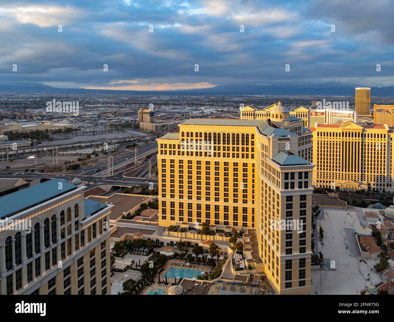 An aerial view sunset blvd sunset strip hi-res stock photography and ...