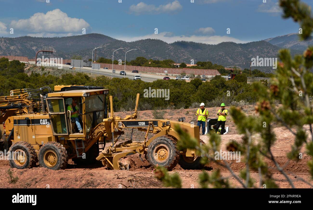 Caterpillar grader grading road hi-res stock photography and images - Alamy