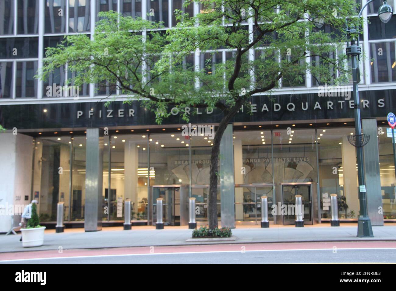 Pfizer building hi-res stock photography and images - Alamy