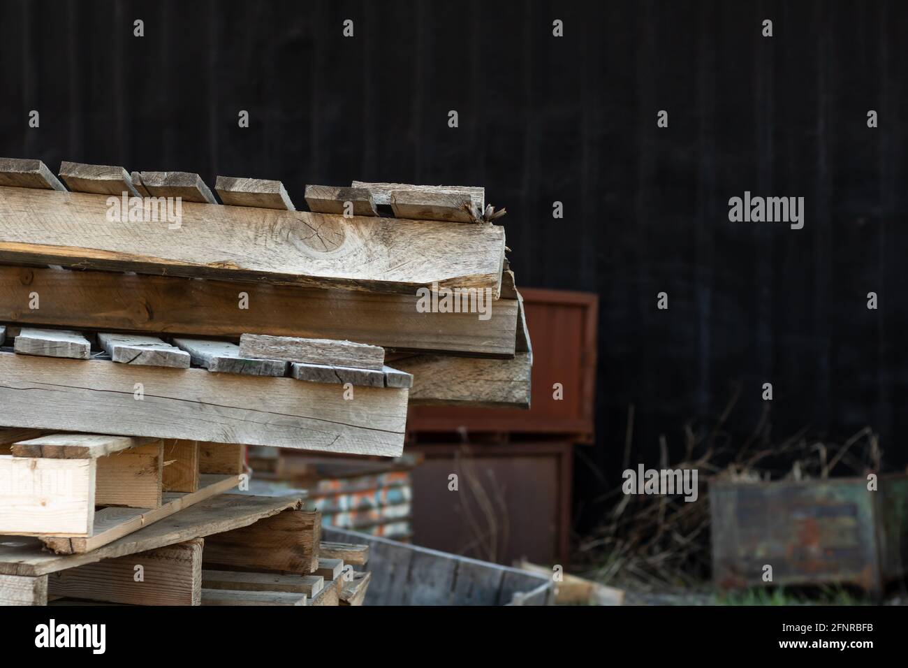 Pallets stacked hi-res stock photography and images - Alamy